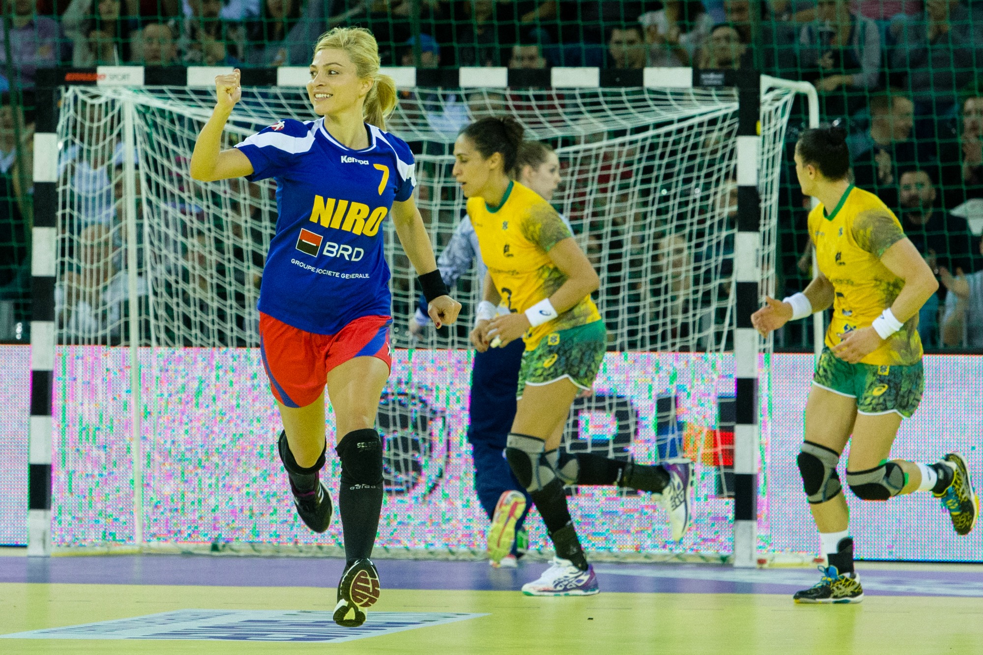 FOTOGRAFII: Mircea Rosca / ActionFoto.ro - Lead.ro