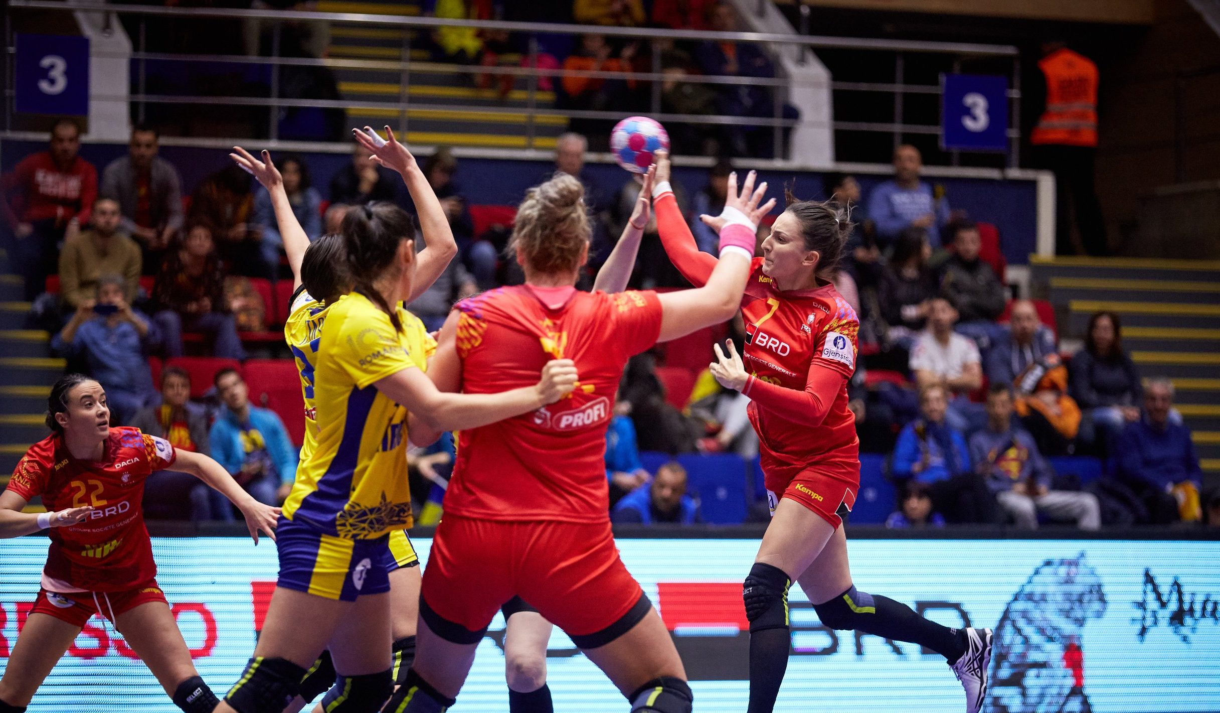 HANDBAL FEMININ:ROMANIA A-ROMANIA B, TROFEUL CARPATI (24.11.2018) - Lead.ro