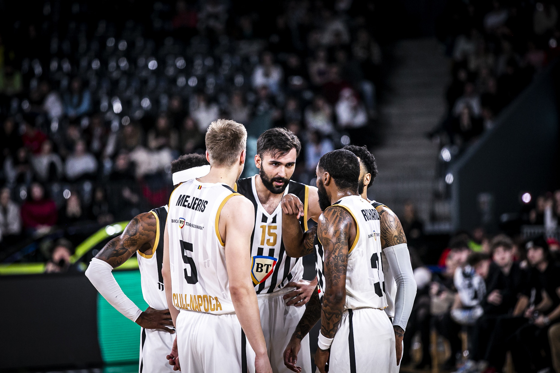 Ce thriller! Una din cele mai spectaculoase victorii din baschetul ...